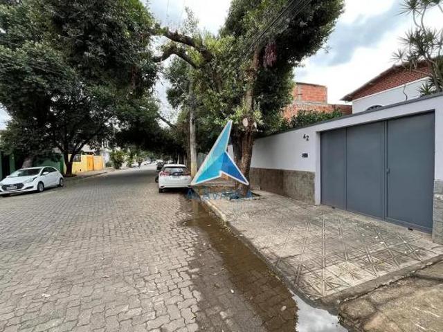 Casa com 5 dormitórios à venda, 192 m² por R$ 600.000,00 São Pedro Governador Valadares/MG