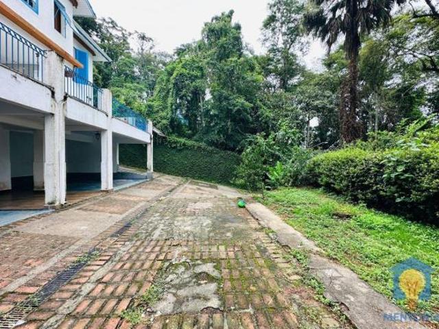 Casa com 5 dormitórios à venda, 1.500 m² por R$ 1.800.000 Chácaras Bosque do Embu Embu das Artes
