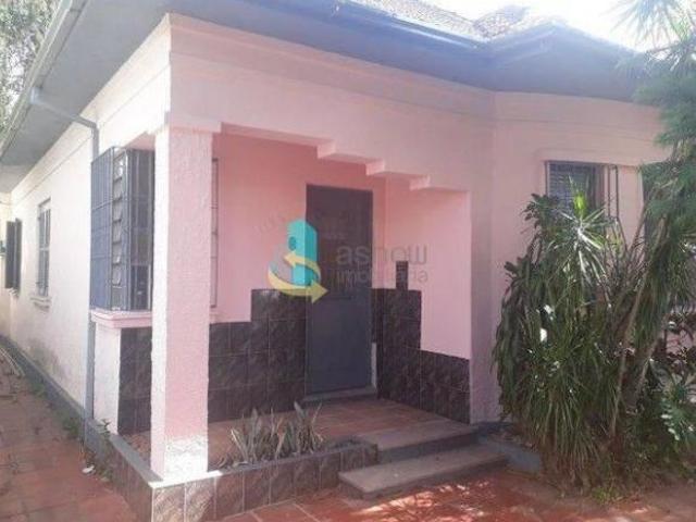 Casa com 5 dormitórios à venda, 240 m² por R$ 590.000,00 Centro Canoas/RS