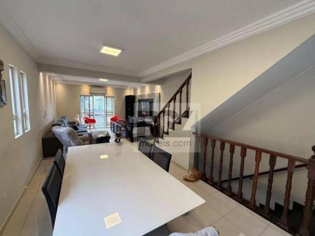 Casa com 5 dormitórios à venda, 258 m² por R$ 1.600.000,00 Embaré Santos/SP