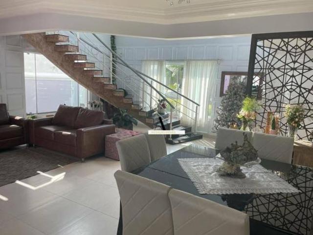 Casa com 5 dormitórios à venda, 250 m² por R$ 1.999.000,00 Jardim Imperial Hills III Arujá/SP