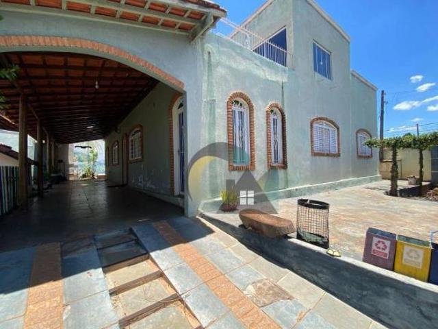 Casa com 5 dormitórios à venda, 253 m² por R$ 750.000 América Barretos/SP