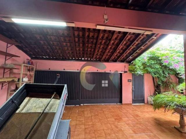 Casa com 5 dormitórios à venda, 265 m² por R$ 820.000 Centro Barretos/SP