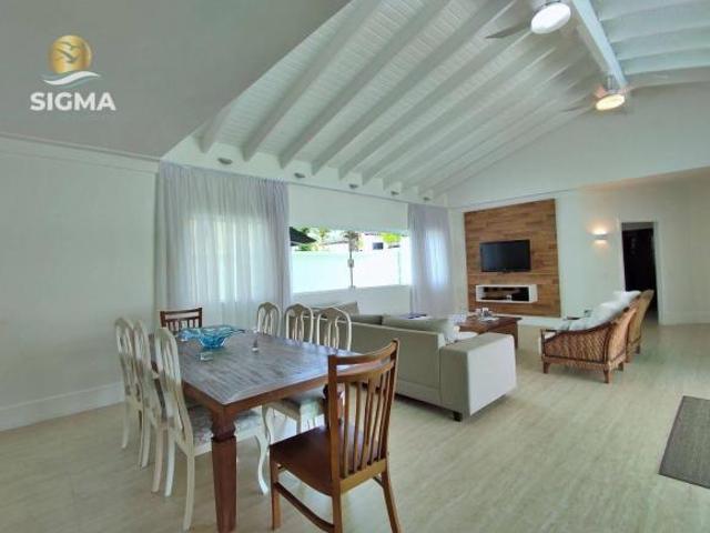 Casa com 5 dormitórios à venda, 270 m² por R$ 2.200.000,00 Jardim Acapulco Guarujá/SP