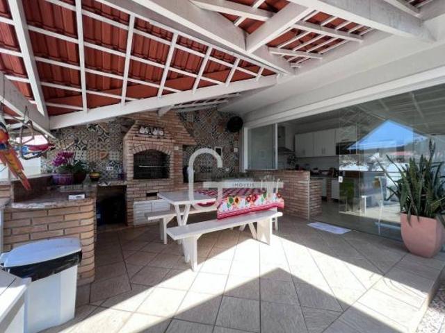 Casa com 5 dormitórios à venda, 280 m² por R$ 1.600.000,00 Balneário Três Marias Peruíbe/SP