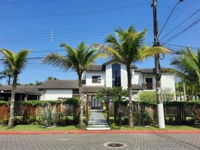 Casa com 5 dormitórios à venda, 301 m² por R$ 2.400.000,00 Pernambuco I Guarujá/SP