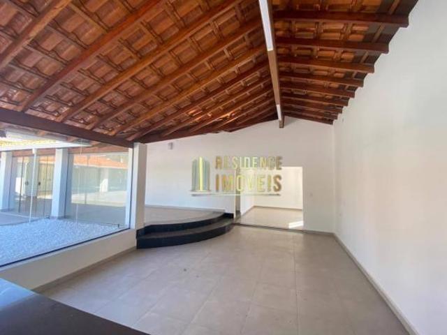 Casa com 5 dormitórios à venda, 401 m² por R$ 1.350.000,00 Condomínio Portal do Sabiá Araçoiaba