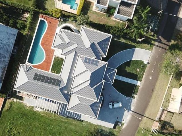Casa com 5 dormitórios à venda, 437 m² por R$ 2.700.000 Condomínio Vale do Lag