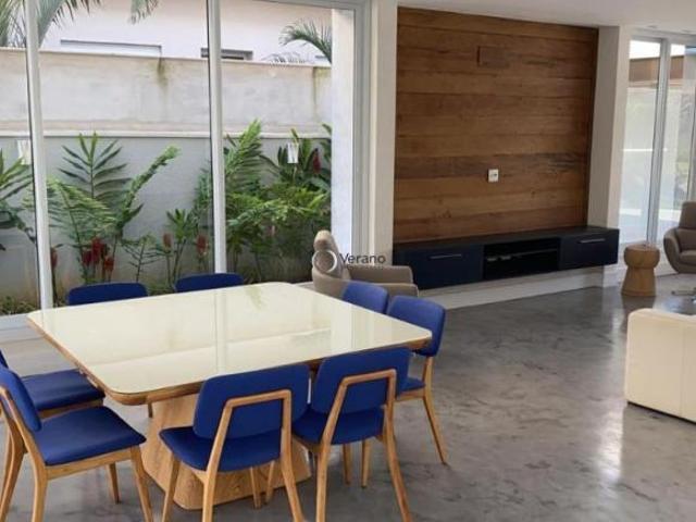 Casa com 5 dormitórios à venda, 442 m² por R$ 3.500.000 São Loure