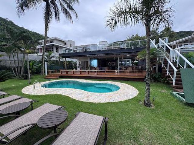 Casa com 5 dormitórios à venda, 480 m² por R$ 20.000.000,00 Praia de Camburi São Sebastião/SP