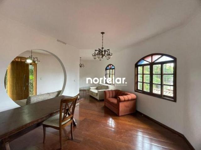 Casa com 5 dormitórios à venda, 497 m² por R$ 1.800.000,05 Jardim Semiramis Cotia/SP