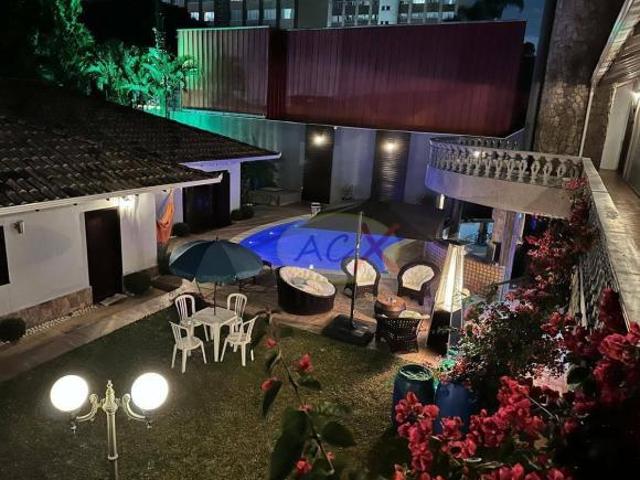 Casa com 5 dormitórios à venda, 560 m² por R$ 2.800.000,00 Parolin Curitiba/PR