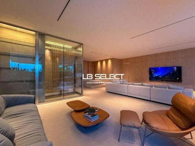 Casa com 5 dormitórios à venda, 714 m² por R$ 10.000.000,00 Condomínio Jardins Barcelona Uberlân