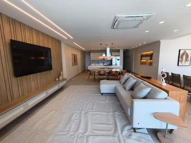 Casa com 5 dormitórios de Frente para o Mar à venda Toque Toque Pequeno São Sebastião/SP