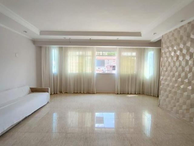 Casa com 5 dormitorios e 1 suite com piscina a venda no bairro do Marapé em Santos/SP