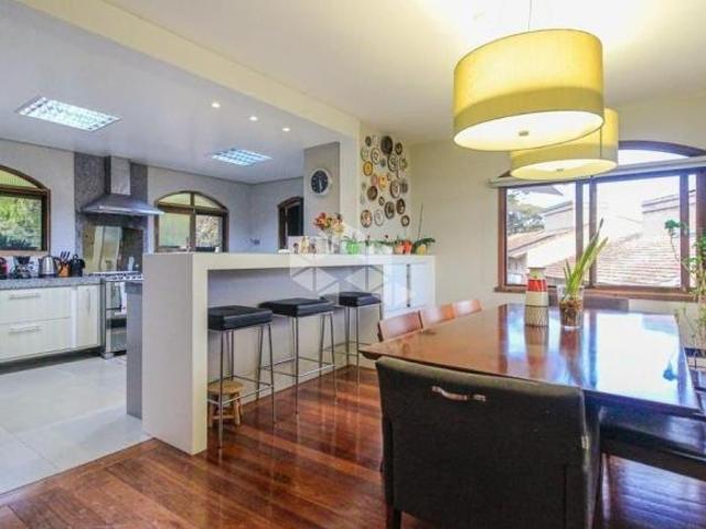 Casa com 5 dormitórios e 6 vagas com 645m² no Sétimo Céu em Poa