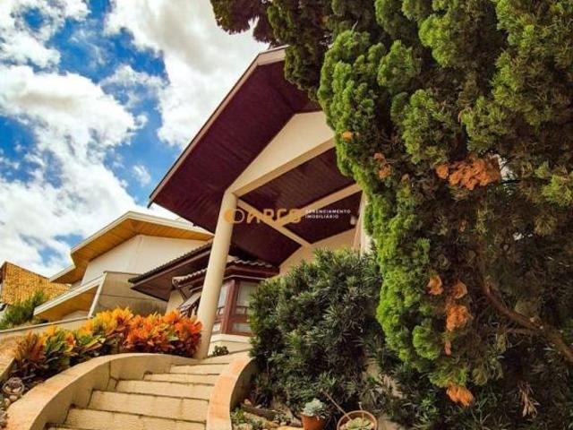 Casa com 5 dormitórios em condomínio fechado. 272 m². Portal da Serra. Urbanova