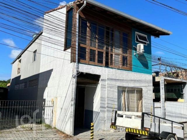 Casa com 5 dormitórios em Florianópolis