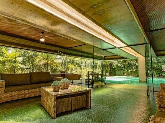Casa com 5 dormitórios em Guarujá