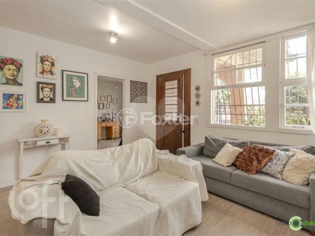 Casa com 5 dormitórios em Porto Alegre