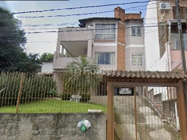Casa com 5 dormitórios em Porto Alegre