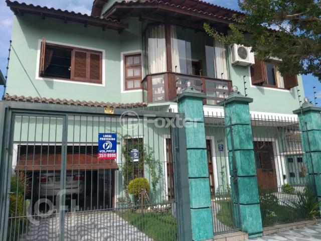 Casa com 5 dormitórios em Porto Alegre