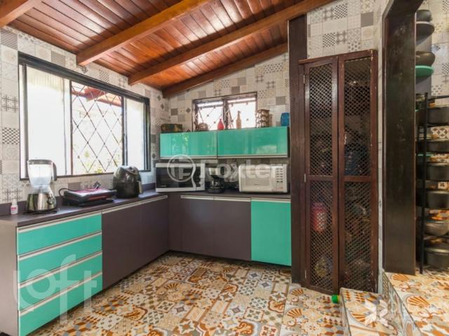 Casa com 5 dormitórios em Porto Alegre