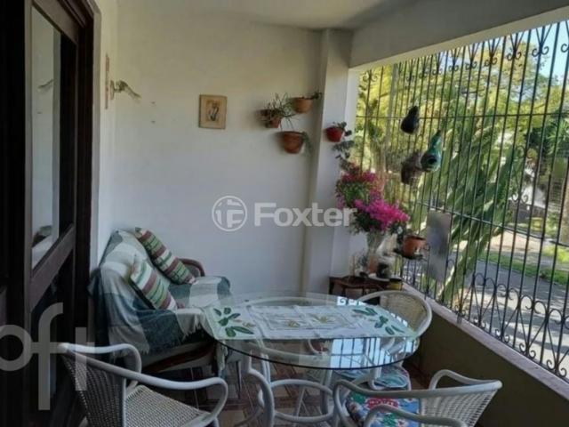 Casa com 5 dormitórios em Porto Alegre