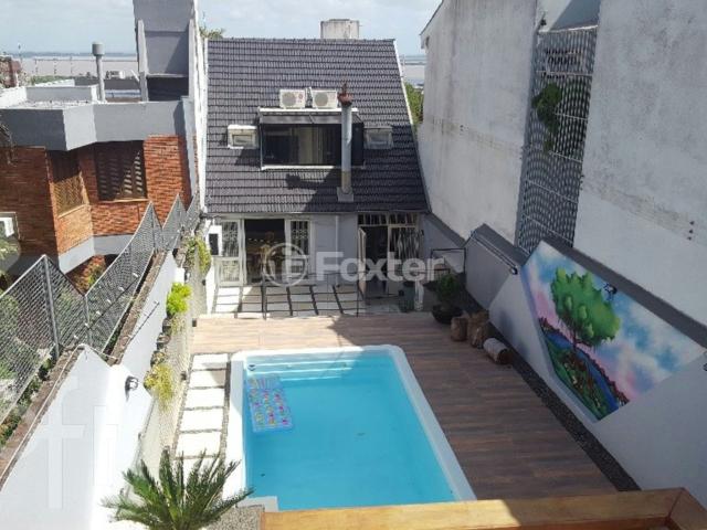 Casa com 5 dormitórios em Porto Alegre