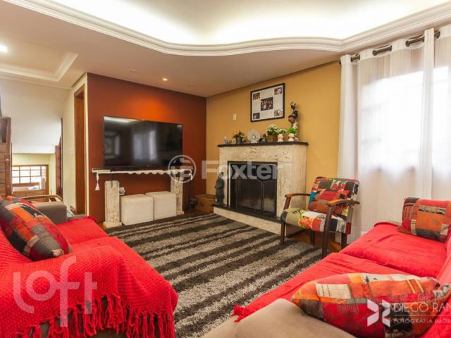 Casa com 5 dormitórios em Porto Alegre