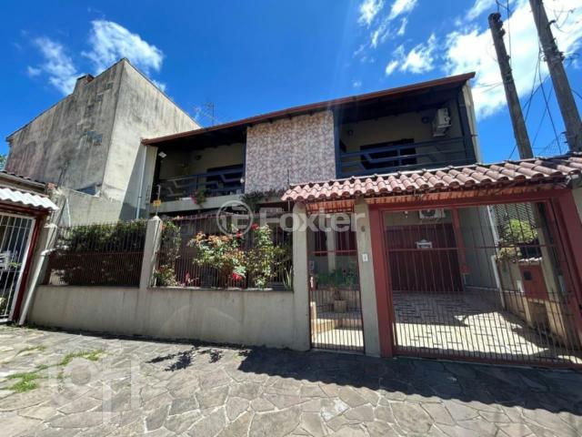 Casa com 5 dormitórios em Porto Alegre