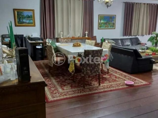 Casa com 5 dormitórios em São Paulo