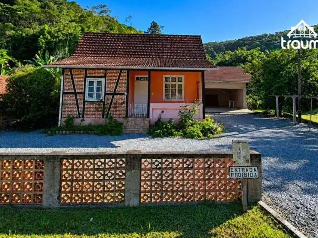 Casa com 5 dormitórios para alugar, 230 m² por R$ 2.825,00/mês Vila Itoupava Blumenau/SC