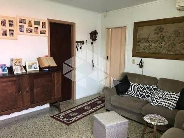 Casa com 5 dormitórios sendo 1 suíte, no bairro Padre Reus, em São Leopoldo