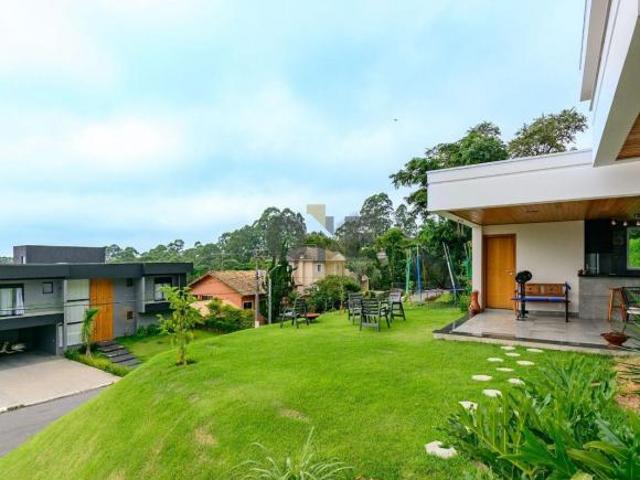 Casa com 5 dormitórios sendo 3 suítes na região da Granja Viana Embu das Artes/SP