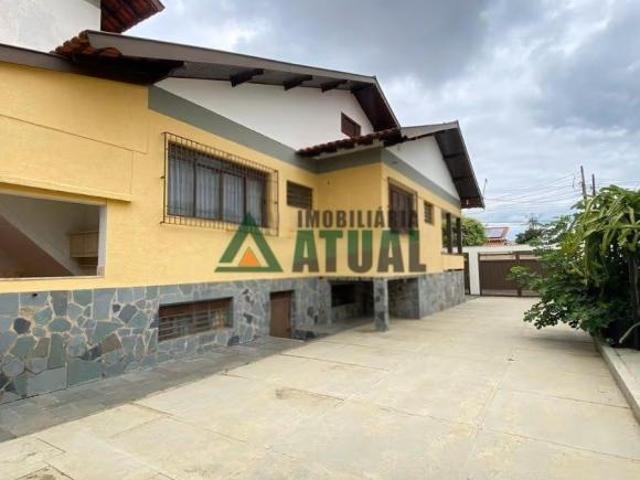 CASA COM 5 DORMITÓRIOS SENDO 3 SUITES A VENDA NA REGIÃO CENTRAL