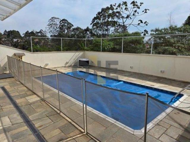 Casa com 5 dormitórios, sendo 3 suítes para venda ou locação Granja Viana Cotia SP