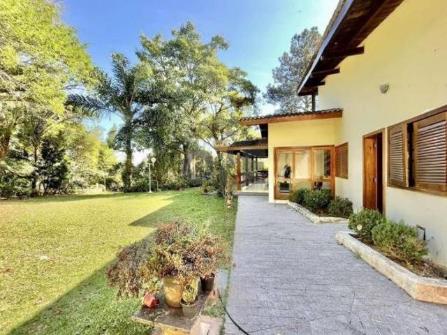 Casa com 5 dormitórios, sendo 3 suítes para venda na Granja Viana Cotia/SP