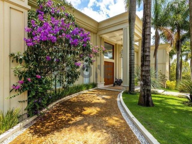 Casa com 5 dormitórios, sendo 5 suítes para venda na região Granja Viana Cotia