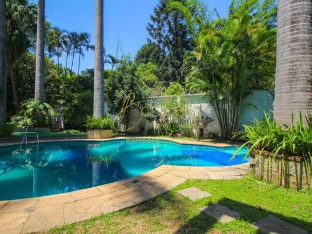 CASA COM 5 DORMITÓRIOS 3 SUÍTES ESTA MANSÃO É O QUE VOCÊ PROCURA PARA SEU NOVO ESTILO DE VIDA!