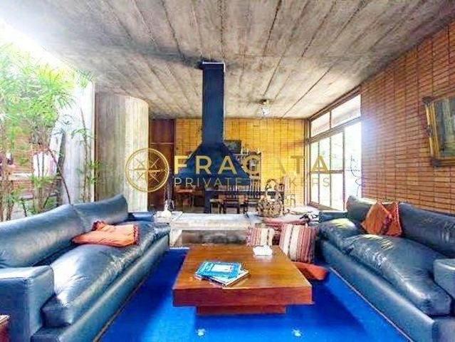 Casa com 5 dormitórios, 3 suítes, 2 vagas de garagem, 710m² à venda Alto de Pinheiros São Paulo/