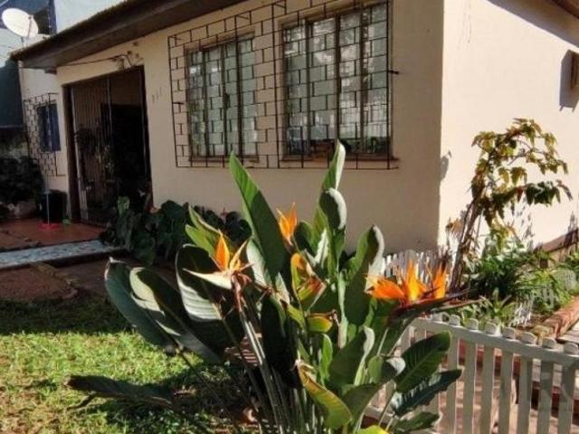 Casa com 5 dormitórios + 4 vagas de carro + Galpão Bairro Cristal | Terreno de 605m²