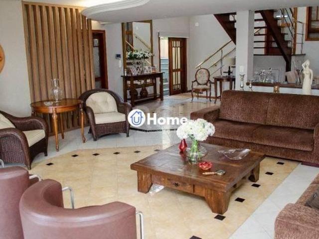 Casa com 5 dormitórios, 550 m² no Bairro Vila Jardim Porto Alegre/RS