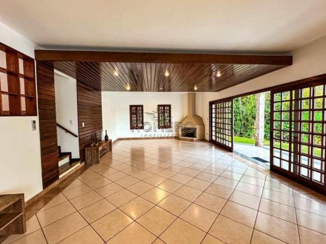Casa com 5 dorms, Recanto Lagoinha, Ubatuba R$ 3.8 mi, Cod: 2447