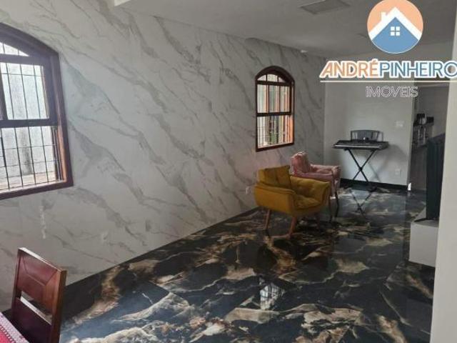 Casa com 5 Quartos 3 Suítes, 4 Vagas e Quintal no Itapoã Pampulha – Atrás do Parque Lagoa do Nad