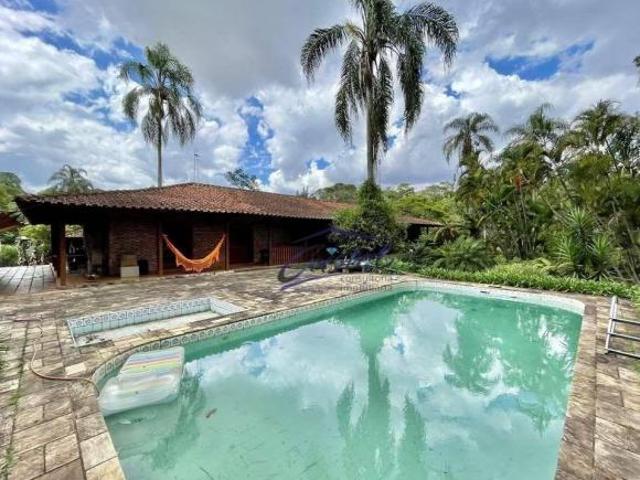 Casa com 5 quartos 3 suítes, 756 m² construção / 7.088,00 m² terreno venda ou aluguel Granja