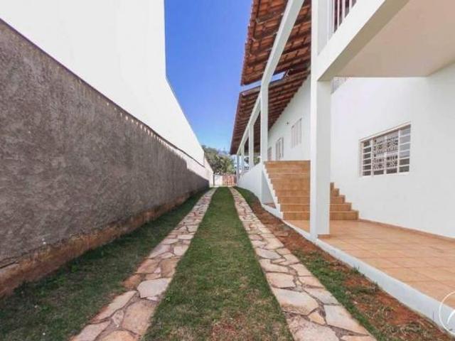 Casa com 5 Quartos, 1 Suíte, Área Gourmet e Lazer Completo à Venda no Condomínio Estância Jardim Bo