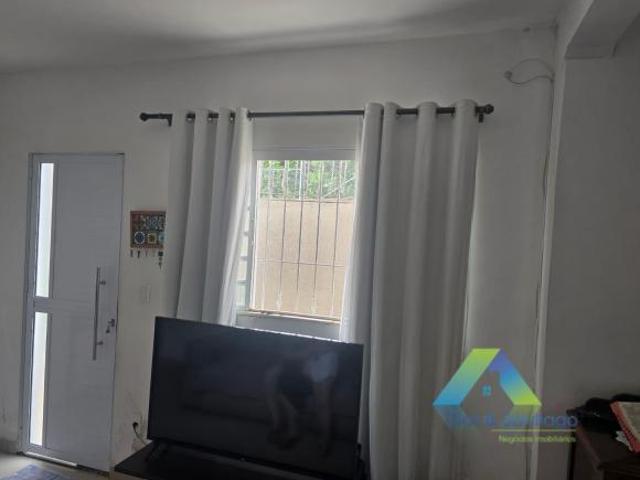 Casa com 5 quartos, 1 superior e 1 de serviço – 230 m² de Terreno