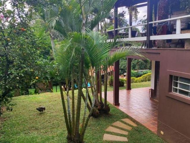 Casa com 5 quartos, 226 m2 AC,1.085 m2 AT, á venda por R$ 995.000. Serra da Cantareira