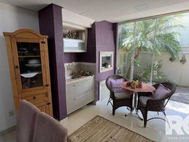 Casa com 5 Quartos 240m² privativos no Condomínio Parque Iguaçu. Bairro Ecoville
